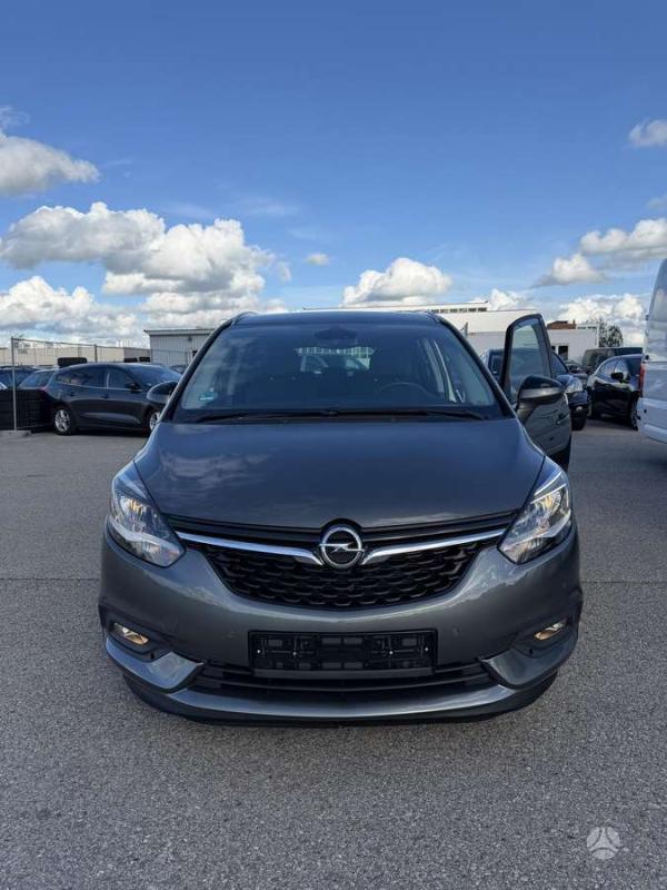 Pelēks Opel Zafira Tourer 2017 Marijampole, ar dzinēja tilpumu 1.60 L un nobraukumu 212 tūkst. km par 7250 €, foto 2 vietnē AUTOMOTO.COM.LV