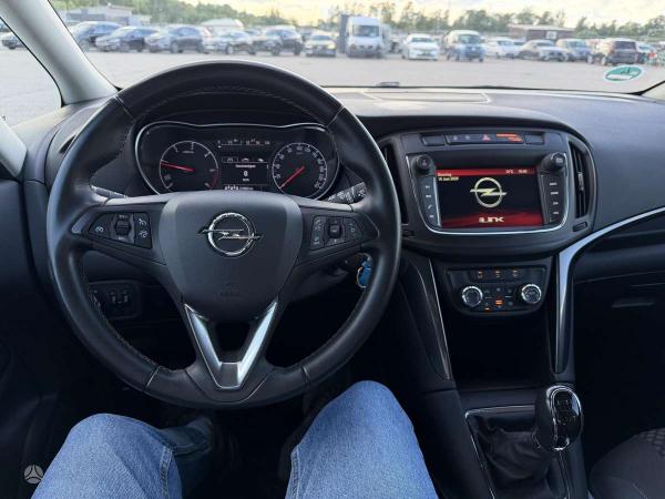 Pelēks Opel Zafira Tourer 2017 Marijampole, ar dzinēja tilpumu 1.60 L un nobraukumu 212 tūkst. km par 7250 €, foto 10 vietnē AUTOMOTO.COM.LV