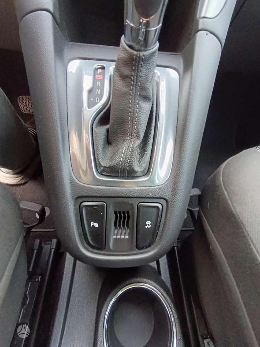 Pelēks Opel Zafira Tourer 2017 Kretinga, ar dzinēja tilpumu 1.96 L un nobraukumu 222 tūkst. km par 8400 €, foto 15 vietnē AUTOMOTO.COM.LV