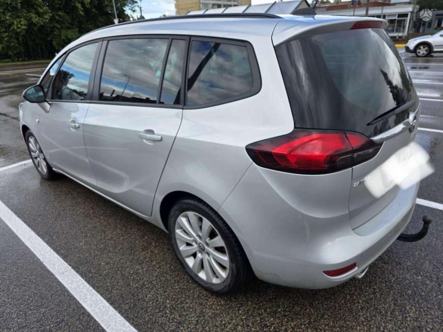 Grey Opel Zafira Tourer 2017 in Kaunas, with an engine capacity of 2.00 L and mileage of 162 thousand km for 8499 €, photo 10 on AUTOMOTO.COM.LV