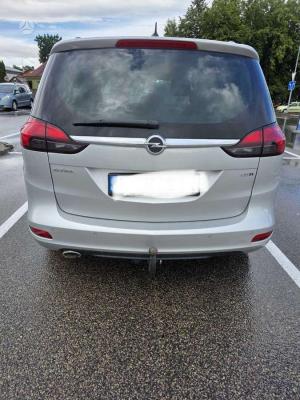 Grey Opel Zafira Tourer 2017 in Kaunas, with an engine capacity of 2.00 L and mileage of 162 thousand km for 8499 €, photo 11 on AUTOMOTO.COM.LV