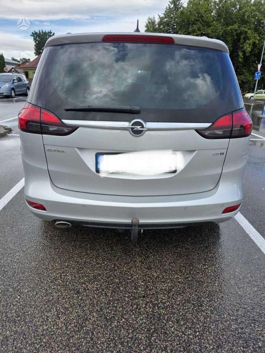 Grey Opel Zafira Tourer 2017 in Kaunas, with an engine capacity of 2.00 L and mileage of 162 thousand km for 8499 €, photo 11 on AUTOMOTO.COM.LV