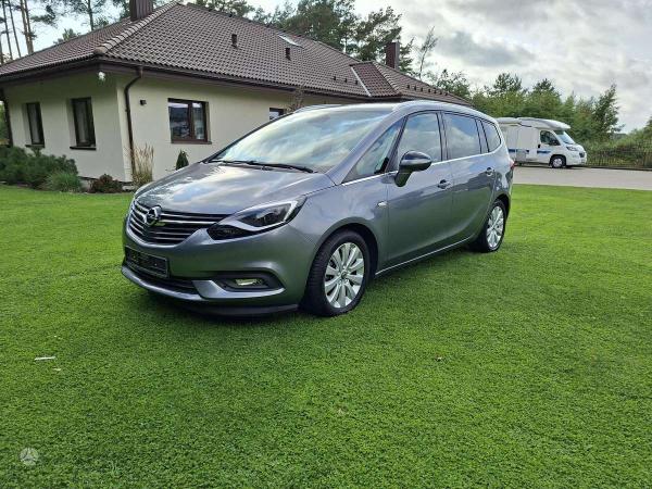 Серый Опель Zafira Tourer 2017 в Шилуте, объемом двигателя 2.00 л и пробегом 209 тыс. км за 7300 €, фото 1 на AUTOMOTO.COM.LV