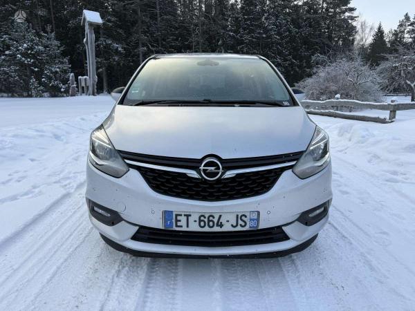 Grey Opel Zafira Tourer 2018 in Taurage, with an engine capacity of 1.60 L and mileage of 170 thousand km for 7500 €, photo 2 on AUTOMOTO.COM.LV