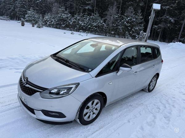 Grey Opel Zafira Tourer 2018 in Taurage, with an engine capacity of 1.60 L and mileage of 170 thousand km for 7500 €, photo 3 on AUTOMOTO.COM.LV