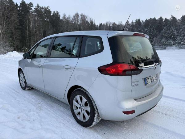 Grey Opel Zafira Tourer 2018 in Taurage, with an engine capacity of 1.60 L and mileage of 170 thousand km for 7500 €, photo 5 on AUTOMOTO.COM.LV