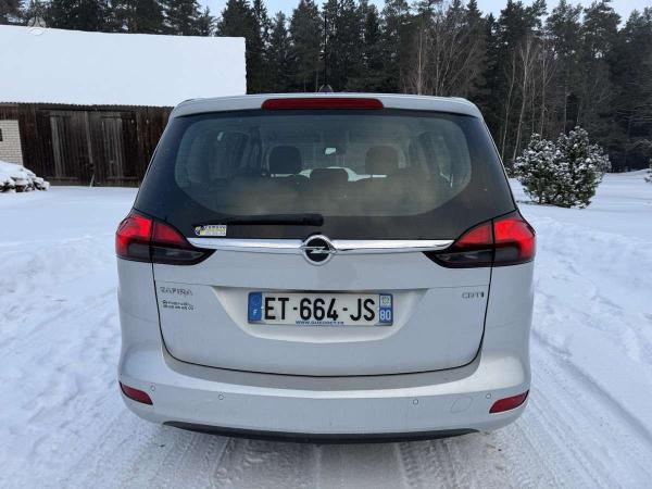 Grey Opel Zafira Tourer 2018 in Taurage, with an engine capacity of 1.60 L and mileage of 170 thousand km for 7500 €, photo 6 on AUTOMOTO.COM.LV