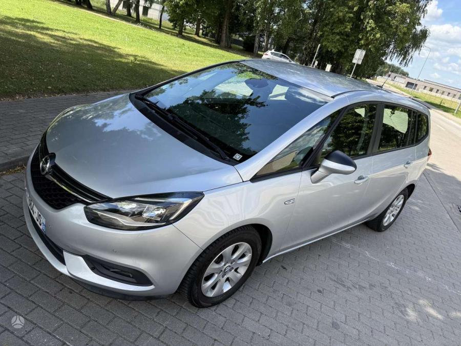 Pelēks Opel Zafira Tourer 2018 Tauragė, ar dzinēja tilpumu 1.60 L un nobraukumu 170 tūkst. km par 6900 €, foto 3 vietnē AUTOMOTO.COM.LV