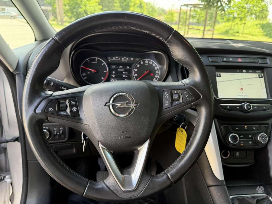 Pelēks Opel Zafira Tourer 2018 Tauragė, ar dzinēja tilpumu 1.60 L un nobraukumu 170 tūkst. km par 6900 €, foto 18 vietnē AUTOMOTO.COM.LV