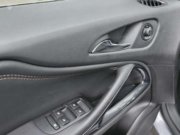 Grey Opel Zafira Tourer 2019 in Taurage, with an engine capacity of 1.60 L and mileage of 200 thousand km for 8200 €, photo 11 on AUTOMOTO.COM.LV