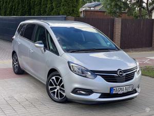 Grey Opel Zafira Tourer 2019 in Marijampole, with an engine capacity of 1.96 L and mileage of 163 thousand km for 8999 €, photo 3 on AUTOMOTO.COM.LV