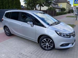 Grey Opel Zafira Tourer 2019 in Marijampole, with an engine capacity of 1.96 L and mileage of 163 thousand km for 8999 €, photo 12 on AUTOMOTO.COM.LV