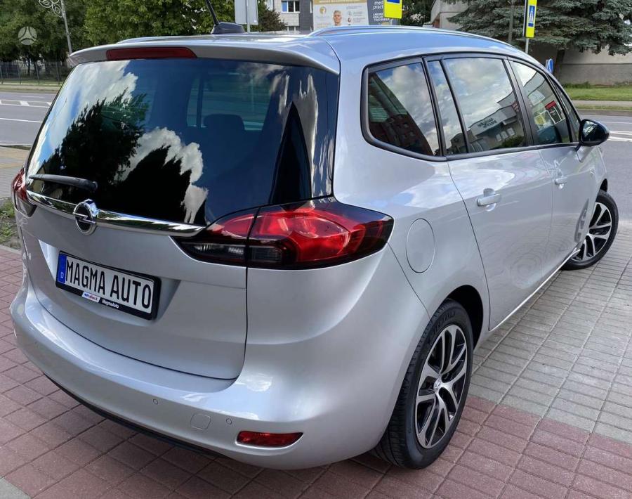 Grey Opel Zafira Tourer 2019 in Marijampole, with an engine capacity of 1.96 L and mileage of 163 thousand km for 8999 €, photo 15 on AUTOMOTO.COM.LV