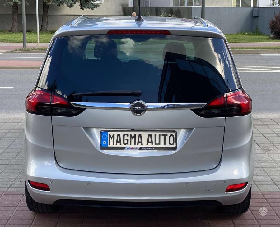 Grey Opel Zafira Tourer 2019 in Marijampole, with an engine capacity of 1.96 L and mileage of 163 thousand km for 8999 €, photo 16 on AUTOMOTO.COM.LV