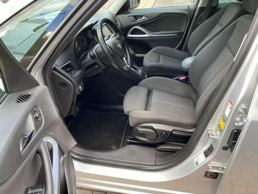 Grey Opel Zafira Tourer 2019 in Marijampole, with an engine capacity of 1.96 L and mileage of 163 thousand km for 8999 €, photo 17 on AUTOMOTO.COM.LV