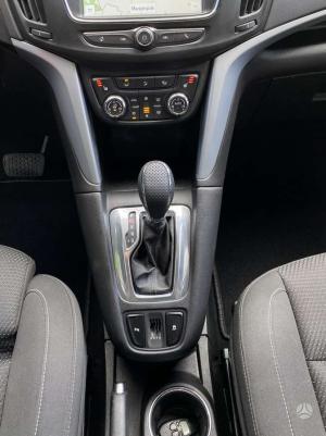 Grey Opel Zafira Tourer 2019 in Marijampole, with an engine capacity of 1.96 L and mileage of 163 thousand km for 8999 €, photo 22 on AUTOMOTO.COM.LV