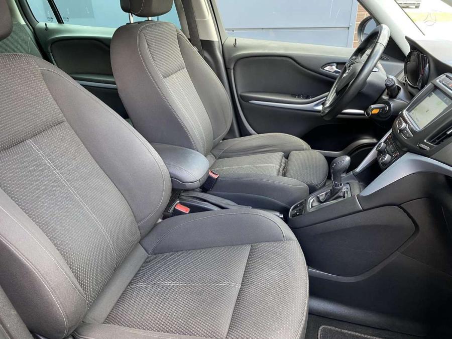 Grey Opel Zafira Tourer 2019 in Marijampole, with an engine capacity of 1.96 L and mileage of 163 thousand km for 8999 €, photo 27 on AUTOMOTO.COM.LV