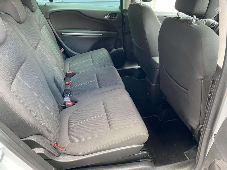 Grey Opel Zafira Tourer 2019 in Marijampole, with an engine capacity of 1.96 L and mileage of 163 thousand km for 8999 €, photo 29 on AUTOMOTO.COM.LV