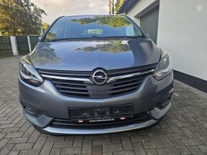 Grey Opel Zafira Tourer 2019 in Kedainiai, with an engine capacity of 1.60 L and mileage of 211 thousand km for 8900 €, photo 3 on AUTOMOTO.COM.LV