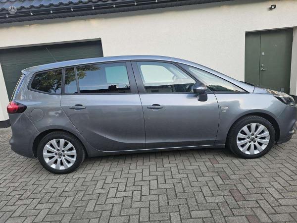Grey Opel Zafira Tourer 2019 in Kedainiai, with an engine capacity of 1.60 L and mileage of 211 thousand km for 8900 €, photo 5 on AUTOMOTO.COM.LV