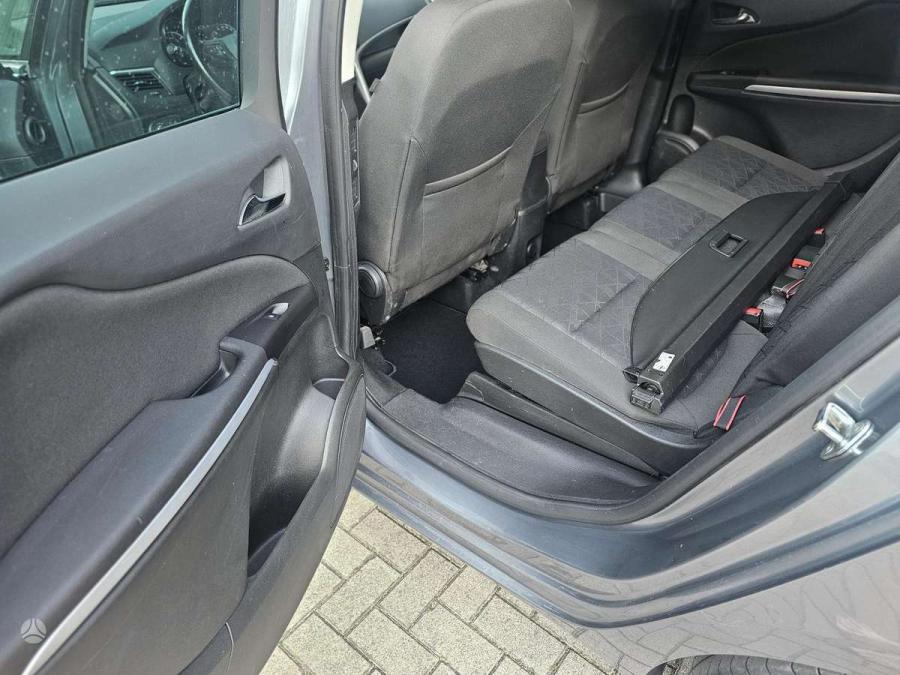 Grey Opel Zafira Tourer 2019 in Kedainiai, with an engine capacity of 1.60 L and mileage of 211 thousand km for 8900 €, photo 14 on AUTOMOTO.COM.LV