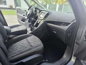 Grey Opel Zafira Tourer 2019 in Kedainiai, with an engine capacity of 1.60 L and mileage of 211 thousand km for 8900 €, photo 23 on AUTOMOTO.COM.LV
