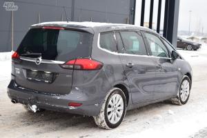 Grey Opel Zafira Tourer 2012 in Vilnius, with an engine capacity of 2.00 L and mileage of 237 thousand km for 5900 €, photo 4 on AUTOMOTO.COM.LV