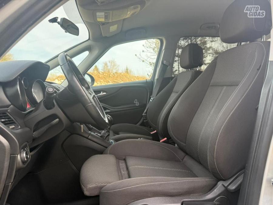 Pelēks Opel Zafira Tourer 2012 Viļņa, ar dzinēja tilpumu 2.00 L un nobraukumu 330 tūkst. km par 4500 €, foto 11 vietnē AUTOMOTO.COM.LV