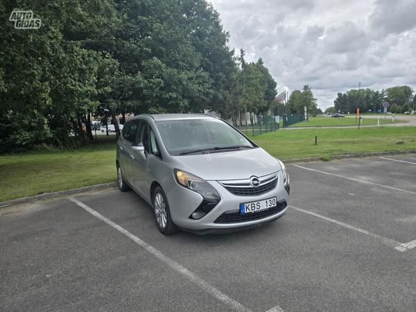Grey Opel Zafira Tourer 2012 in Klaipeda, with an engine capacity of 2.00 L and mileage of 326 thousand km for 3700 €, photo 1 on AUTOMOTO.COM.LV