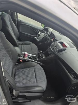 Pelēks Opel Zafira Tourer 2012 Klaipėda, ar dzinēja tilpumu 2.00 L un nobraukumu 326 tūkst. km par 3700 €, foto 10 vietnē AUTOMOTO.COM.LV
