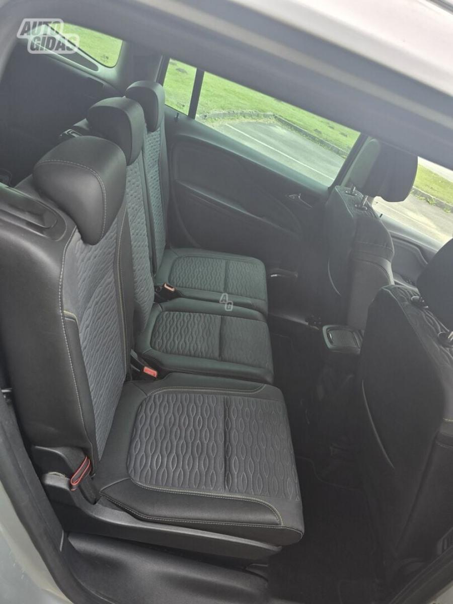 Pelēks Opel Zafira Tourer 2012 Klaipėda, ar dzinēja tilpumu 2.00 L un nobraukumu 326 tūkst. km par 3700 €, foto 11 vietnē AUTOMOTO.COM.LV