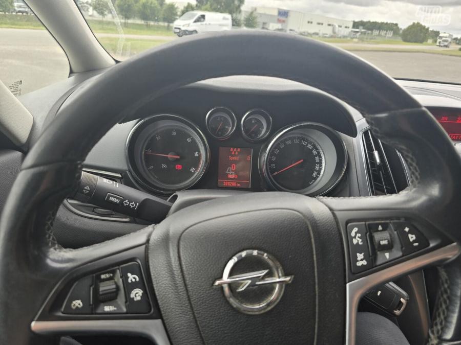 Pelēks Opel Zafira Tourer 2012 Klaipėda, ar dzinēja tilpumu 2.00 L un nobraukumu 326 tūkst. km par 3700 €, foto 13 vietnē AUTOMOTO.COM.LV