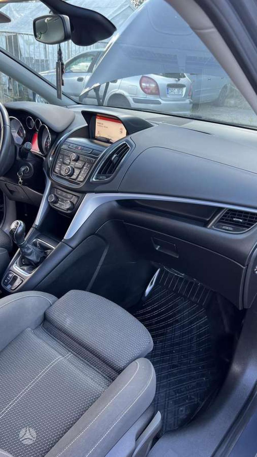 Серый Опель Zafira Tourer 2014 в Алитус, объемом двигателя 1.60 л и пробегом 258 тыс. км за 4500 €, фото 9 на AUTOMOTO.COM.LV