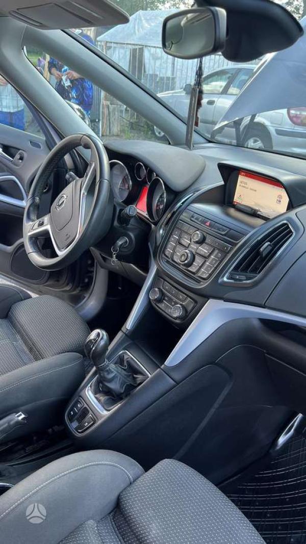 Серый Опель Zafira Tourer 2014 в Алитус, объемом двигателя 1.60 л и пробегом 258 тыс. км за 4500 €, фото 9 на AUTOMOTO.COM.LV