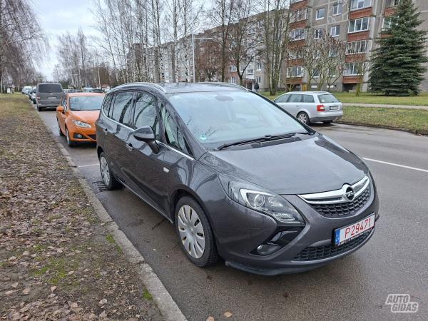 Opel Zafira Tourer 2012 in Marijampole, with an engine capacity of 2.00 L and mileage of 340 thousand km for 3500 €, photo 2 on AUTOMOTO.COM.LV