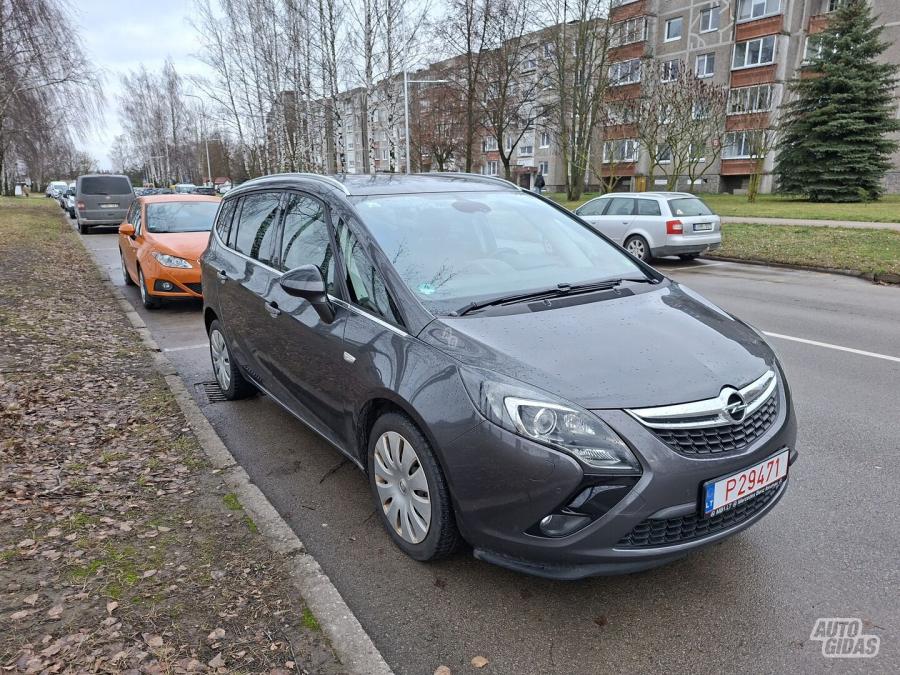 Opel Zafira Tourer 2012 in Marijampole, with an engine capacity of 2.00 L and mileage of 340 thousand km for 3500 €, photo 2 on AUTOMOTO.COM.LV