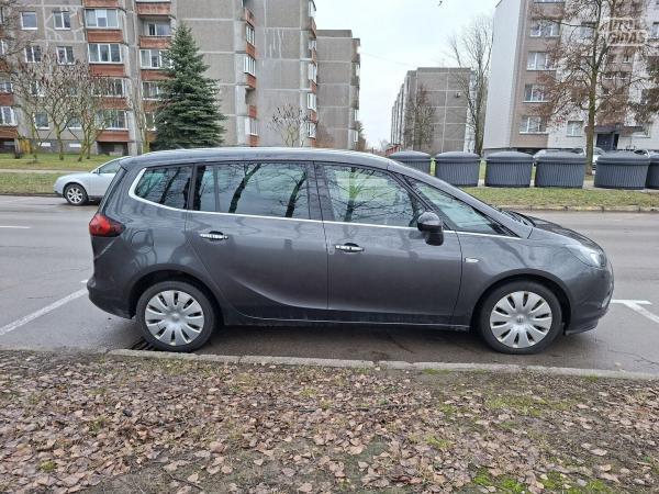 Opel Zafira Tourer 2012 in Marijampole, with an engine capacity of 2.00 L and mileage of 340 thousand km for 3500 €, photo 3 on AUTOMOTO.COM.LV