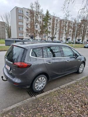 Opel Zafira Tourer 2012 in Marijampole, with an engine capacity of 2.00 L and mileage of 340 thousand km for 3500 €, photo 4 on AUTOMOTO.COM.LV