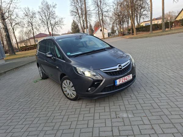 Opel Zafira Tourer 2012 in Marijampole, with an engine capacity of 2.00 L and mileage of 340 thousand km for 3500 €, photo 2 on AUTOMOTO.COM.LV