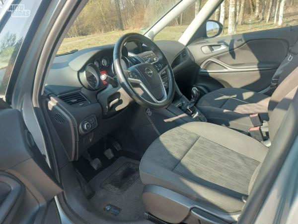 Opel Zafira Tourer 2012 Ukmergė, ar dzinēja tilpumu 2.00 L un nobraukumu 288 tūkst. km par 4150 €, foto 7 vietnē AUTOMOTO.COM.LV