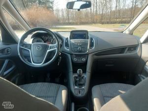 Opel Zafira Tourer 2012 in Ukmerge, with an engine capacity of 2.00 L and mileage of 288 thousand km for 4150 €, photo 10 on AUTOMOTO.COM.LV
