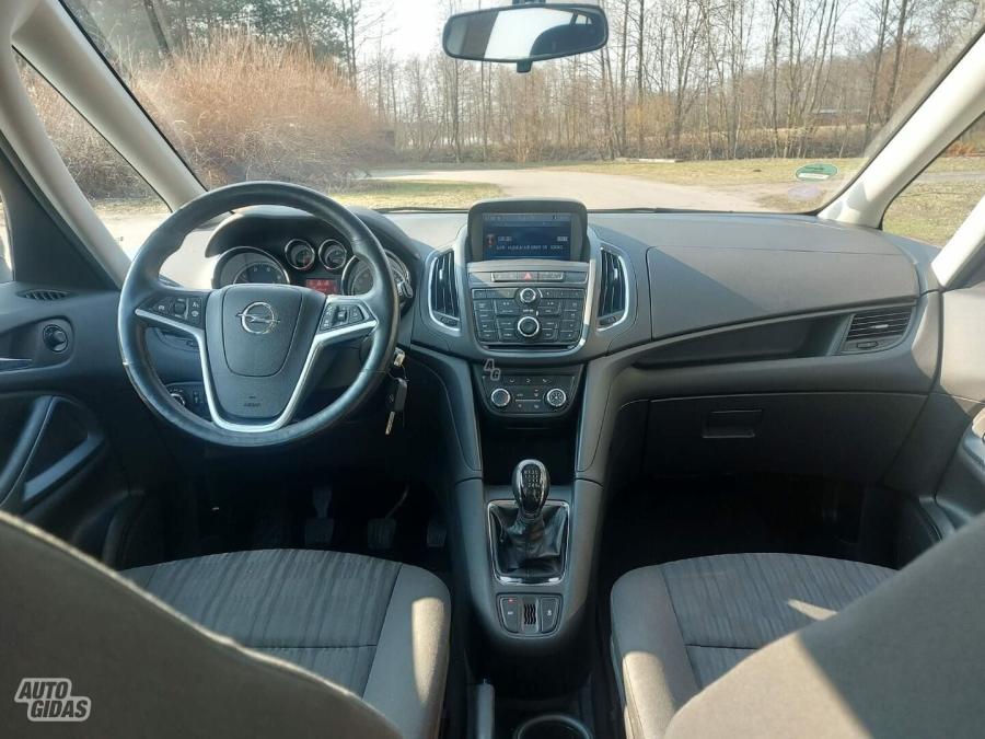 Opel Zafira Tourer 2012 in Ukmerge, with an engine capacity of 2.00 L and mileage of 288 thousand km for 4150 €, photo 10 on AUTOMOTO.COM.LV