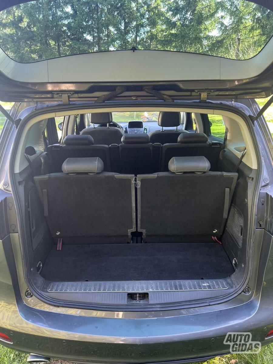 Opel Zafira Tourer 2012 in Plunge, with an engine capacity of 2.00 L and mileage of 259 thousand km for 5100 €, photo 3 on AUTOMOTO.COM.LV