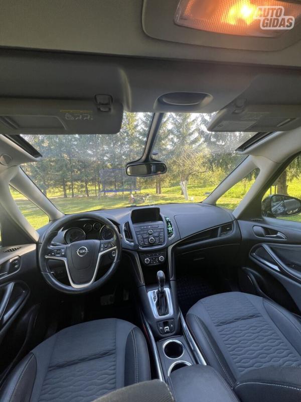 Opel Zafira Tourer 2012 in Plunge, with an engine capacity of 2.00 L and mileage of 259 thousand km for 5100 €, photo 5 on AUTOMOTO.COM.LV