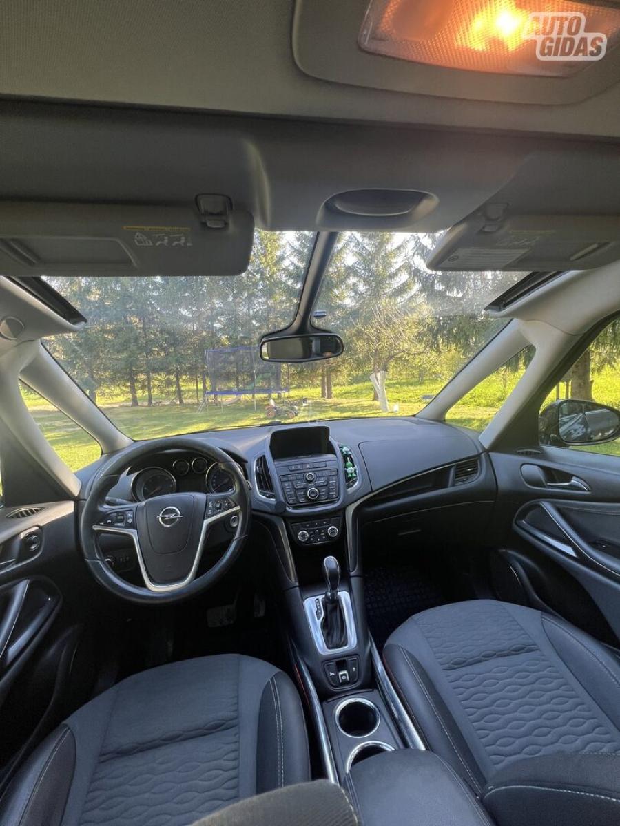 Opel Zafira Tourer 2012 in Plunge, with an engine capacity of 2.00 L and mileage of 259 thousand km for 5100 €, photo 6 on AUTOMOTO.COM.LV