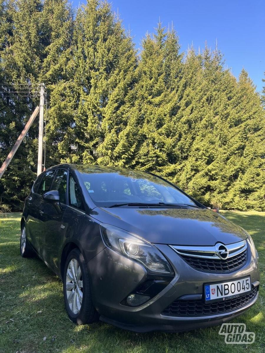 Opel Zafira Tourer 2012 in Plunge, with an engine capacity of 2.00 L and mileage of 259 thousand km for 5100 €, photo 8 on AUTOMOTO.COM.LV