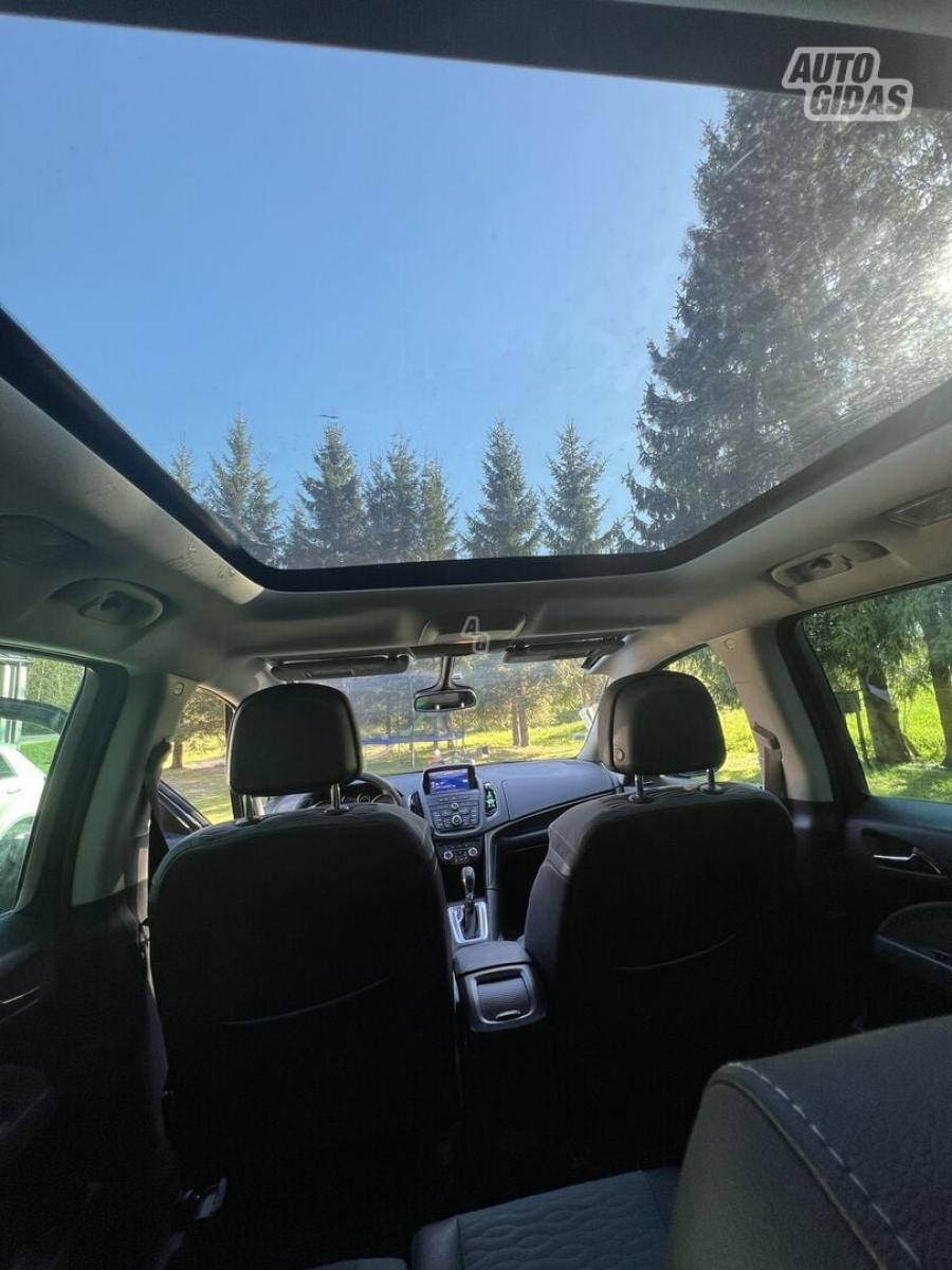 Opel Zafira Tourer 2012 in Plunge, with an engine capacity of 2.00 L and mileage of 259 thousand km for 5100 €, photo 12 on AUTOMOTO.COM.LV