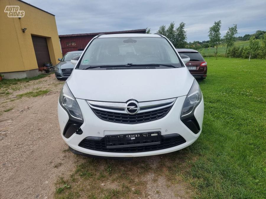 Опель Zafira Tourer 2012 в Алитус, объемом двигателя 2.00 л и пробегом 349 тыс. км за 2130 €, фото 3 на AUTOMOTO.COM.LV