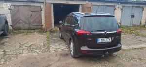 Opel Zafira Tourer 2012 in Vilnius, with an engine capacity of 2.00 L and mileage of 251 thousand km for 4950 €, photo 3 on AUTOMOTO.COM.LV