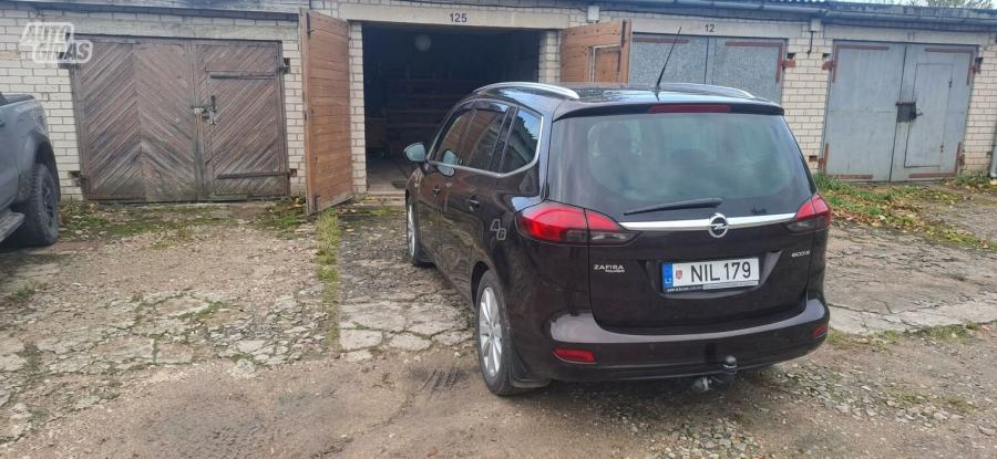 Opel Zafira Tourer 2012 in Vilnius, with an engine capacity of 2.00 L and mileage of 251 thousand km for 4950 €, photo 3 on AUTOMOTO.COM.LV